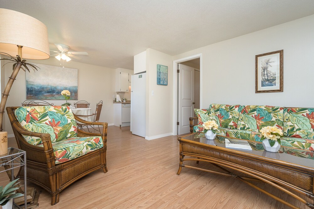 Lemon Bay Getaway: Beach Access & Pool Fun! - Englewood | Vrbo