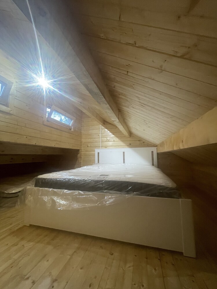 Hilltop treehouse located at the edge of Muskoka - Armour | Vrbo