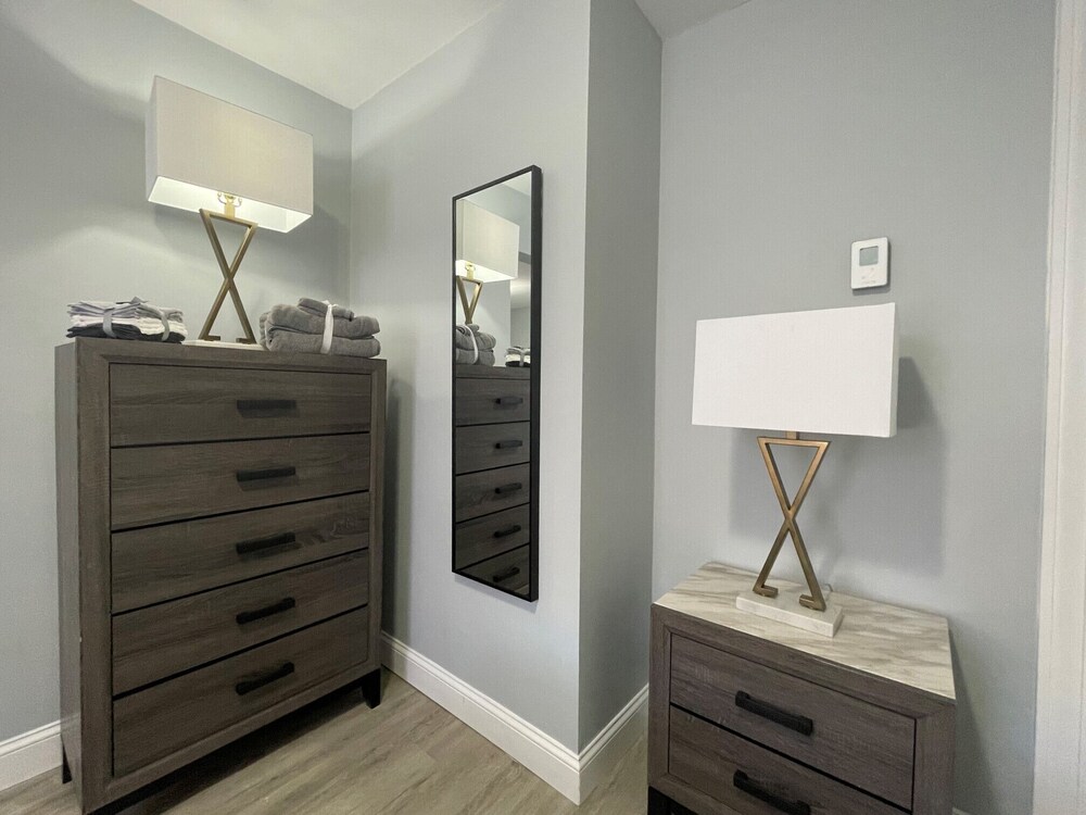 Professional, Clean 2BD near Hospitals | HBHS - Worcester | Vrbo