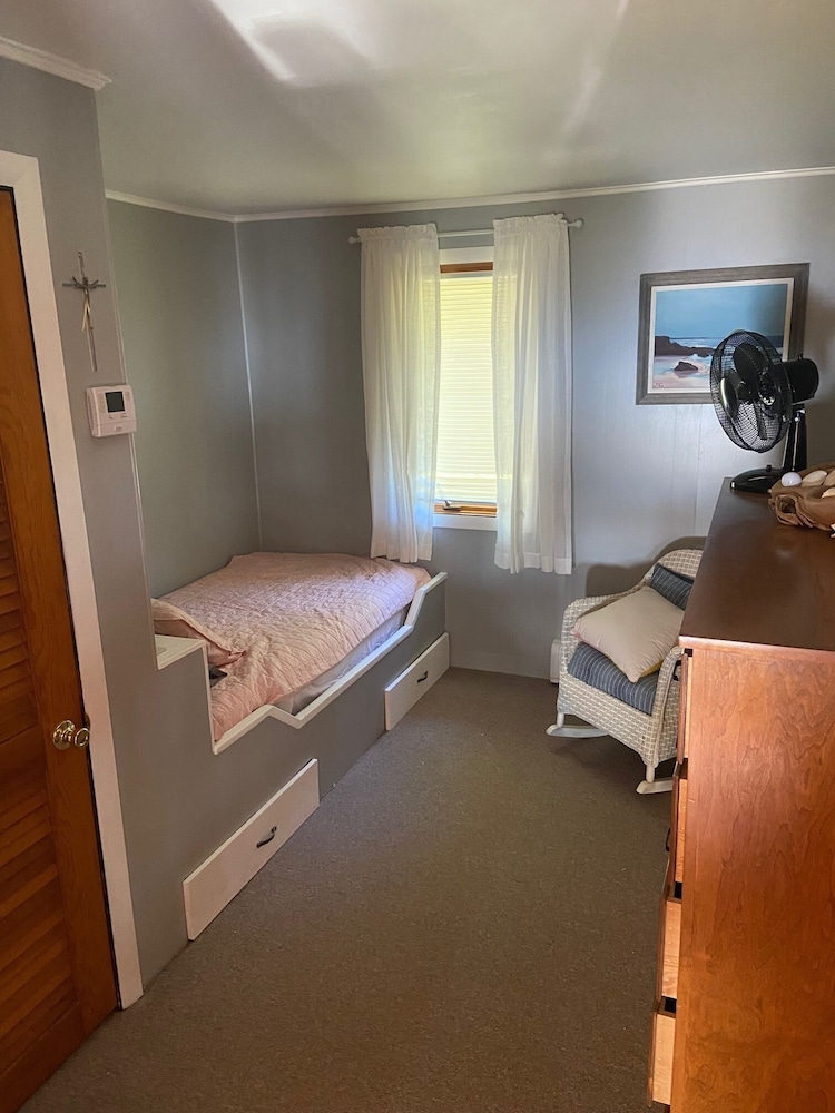 Taylor Pond Lake House with Private beach - Auburn | Vrbo