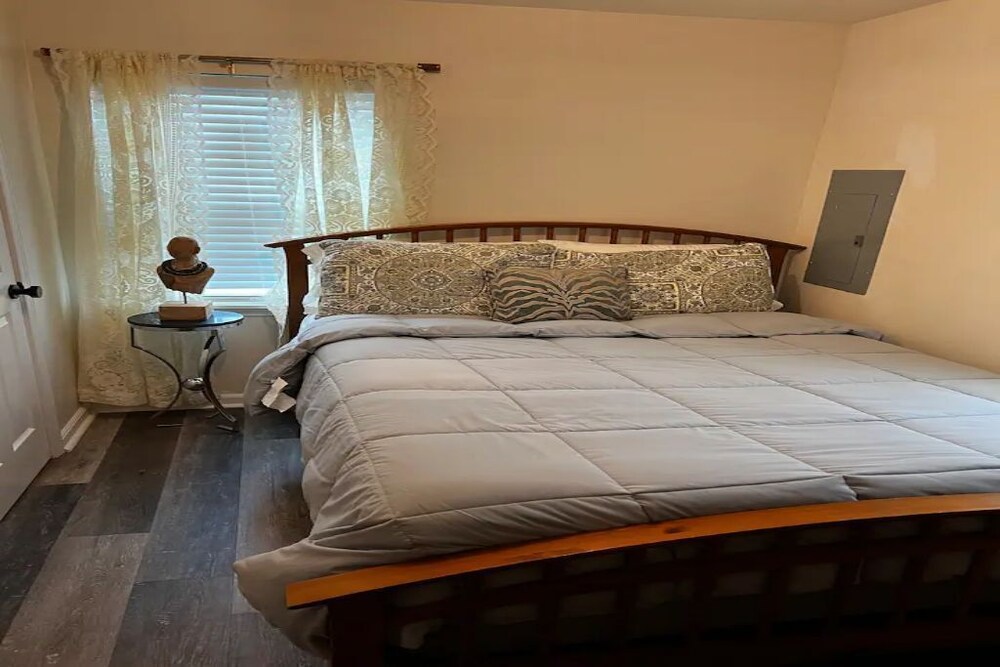 Modern & Cozy 4 beds Bungalow -Near LSU! w/Parking - Port Allen | Vrbo