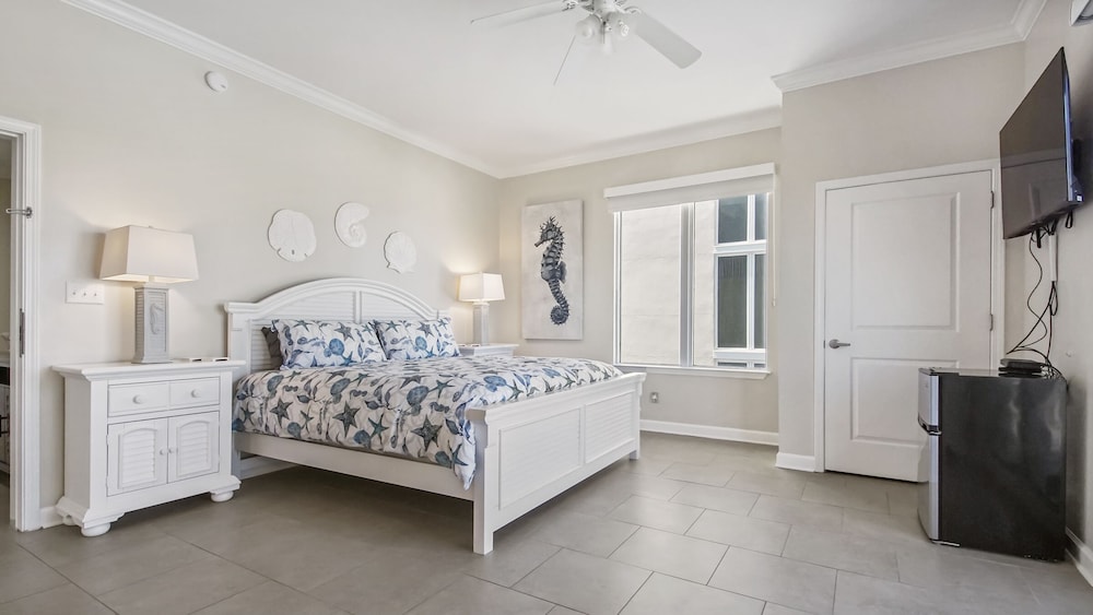 Marisol 4 Br 3 Bath Sleeps 12!! Spacious End Unit on 9th Floor w/BEACH ...