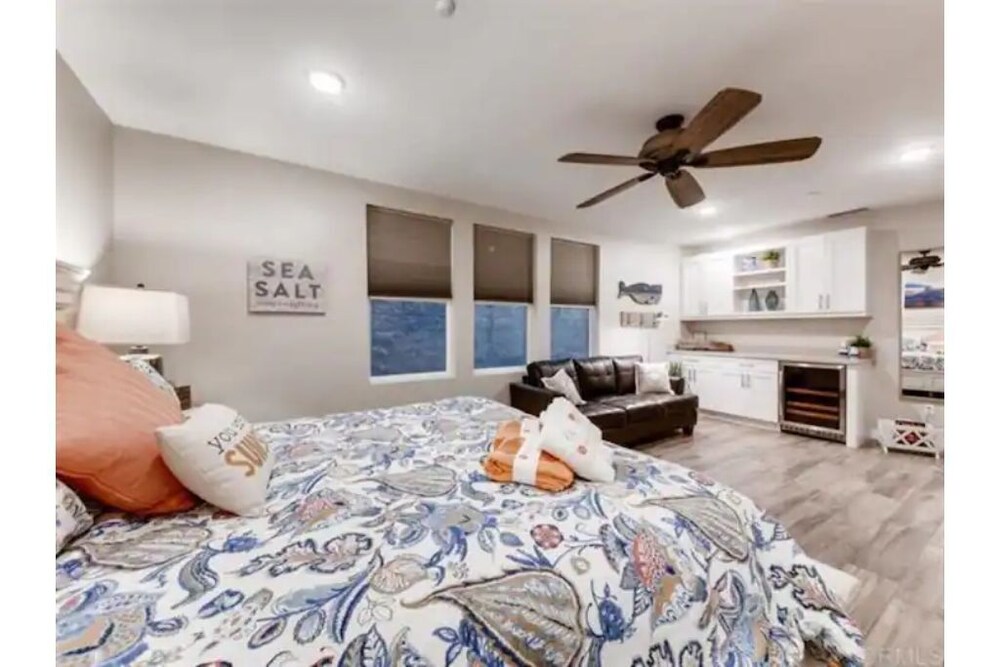 NEW-Gorgeous Sunsets on The Strand-3 bed-3.5bath - Oceanside | Vrbo