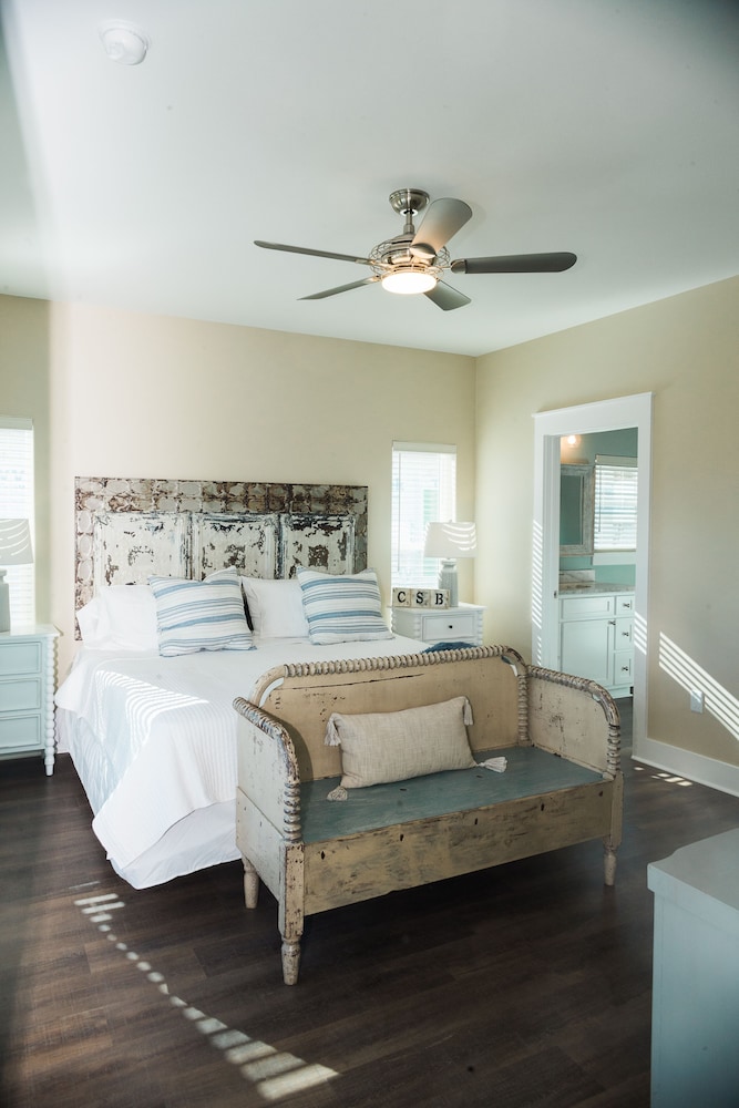 Sweet Necessity-Gulf-Front, Private Pool, Great for Multiple Families ...