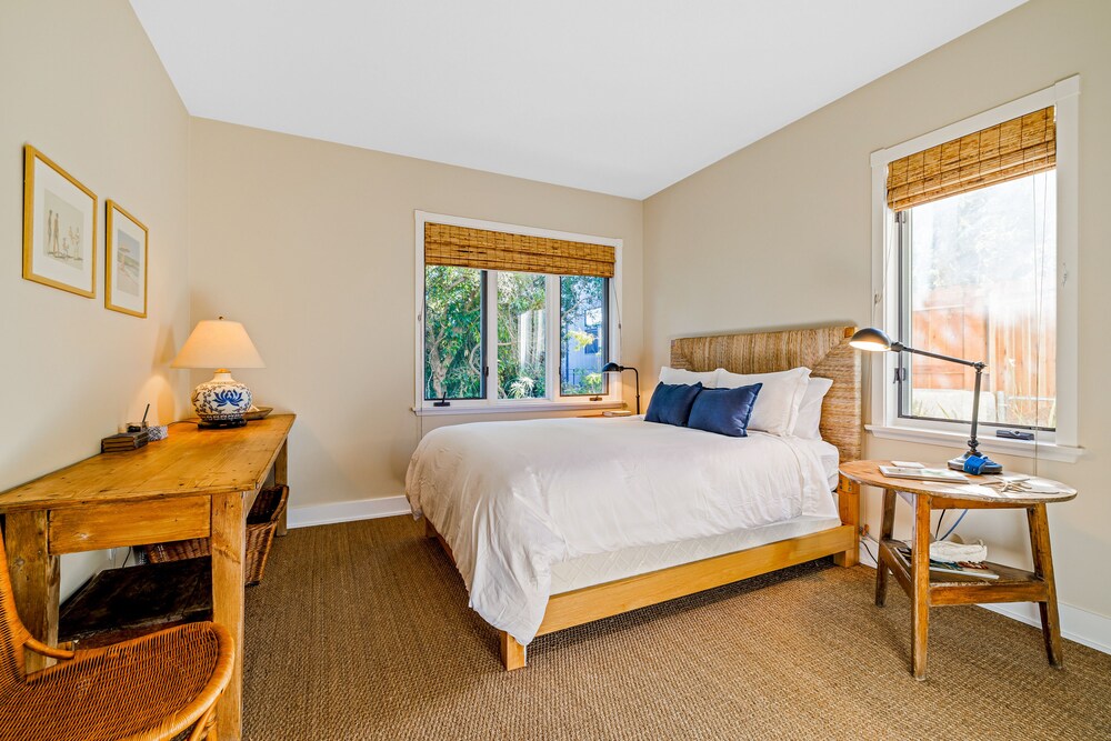 Beach villa with ocean views, internet & washer/dryer - snowbird ...