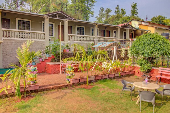 Book Hirkani Garden & Resort in Mahabaleshwar | Hotels.com