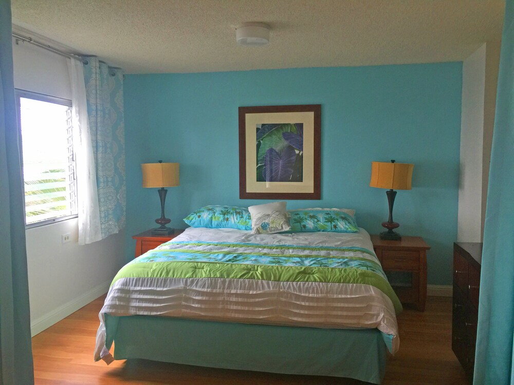Partial Ocean View Condo in Center of Kailua Kona - Kailua-Kona | Vrbo