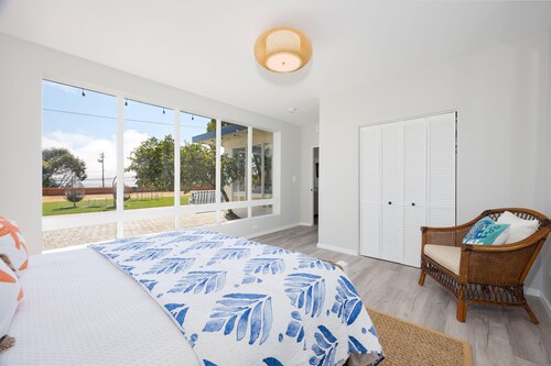 Coastal Estate W Hot Tub Ocean Views Walk To - Half Moon Bay, CA