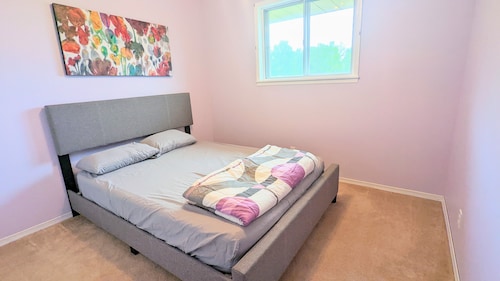 Beautiful Private Lake Front Cottage For Rent At Campbellford Town - Campbellford