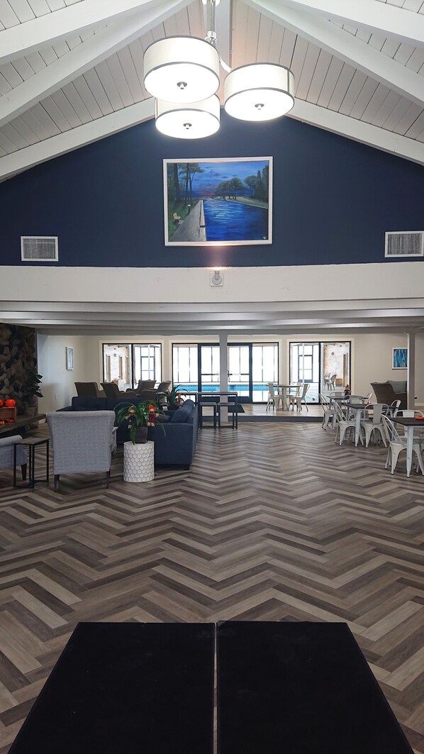 Book Lake Cadillac Resort in Cadillac | Hoteles.com