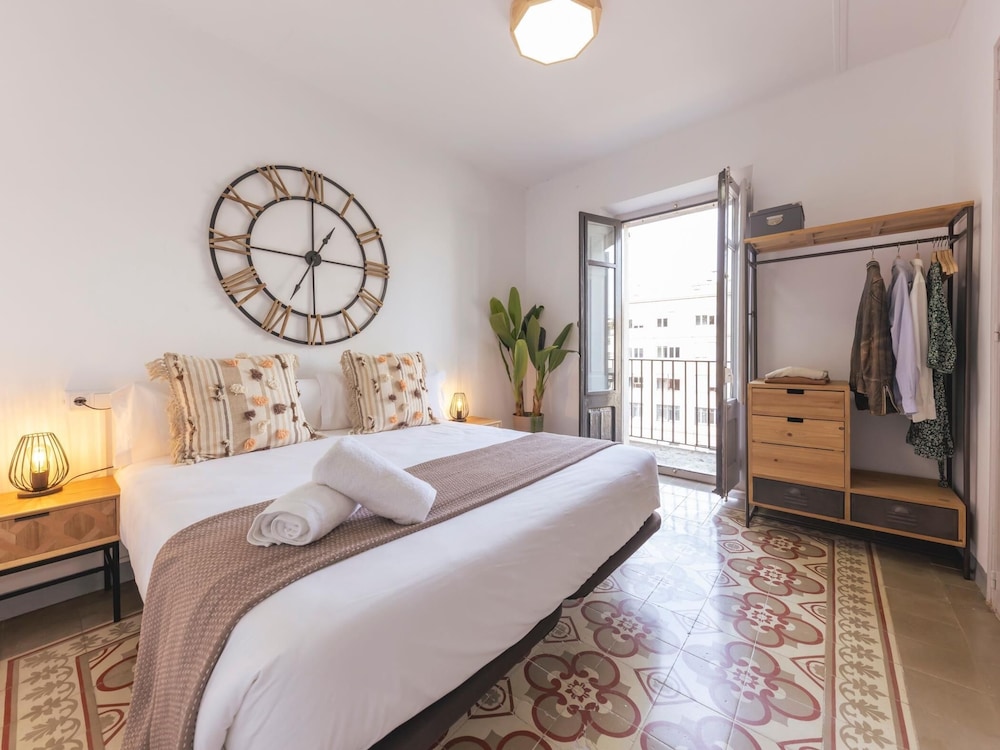 Rambla River - Holiday Apartment Rental in Girona | Bravissimo - Girona ...