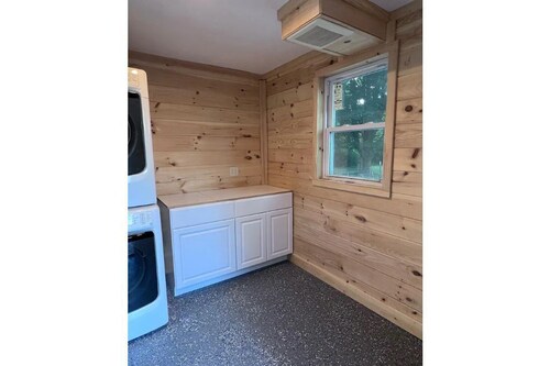 Lovely 2 Bedroom 1 Bath Country Cottage On 5 Acres - Bemus Point, NY