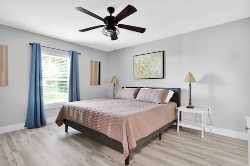 Sleeps 16- 2 King Beds 3 Miles To St Augustine Dtwn - St. Augustine, FL