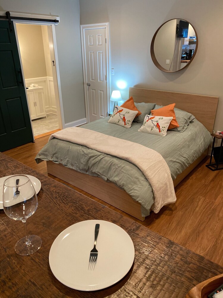 Newly renovated backhouse in the heart of Memphis' historic Evergreen ...