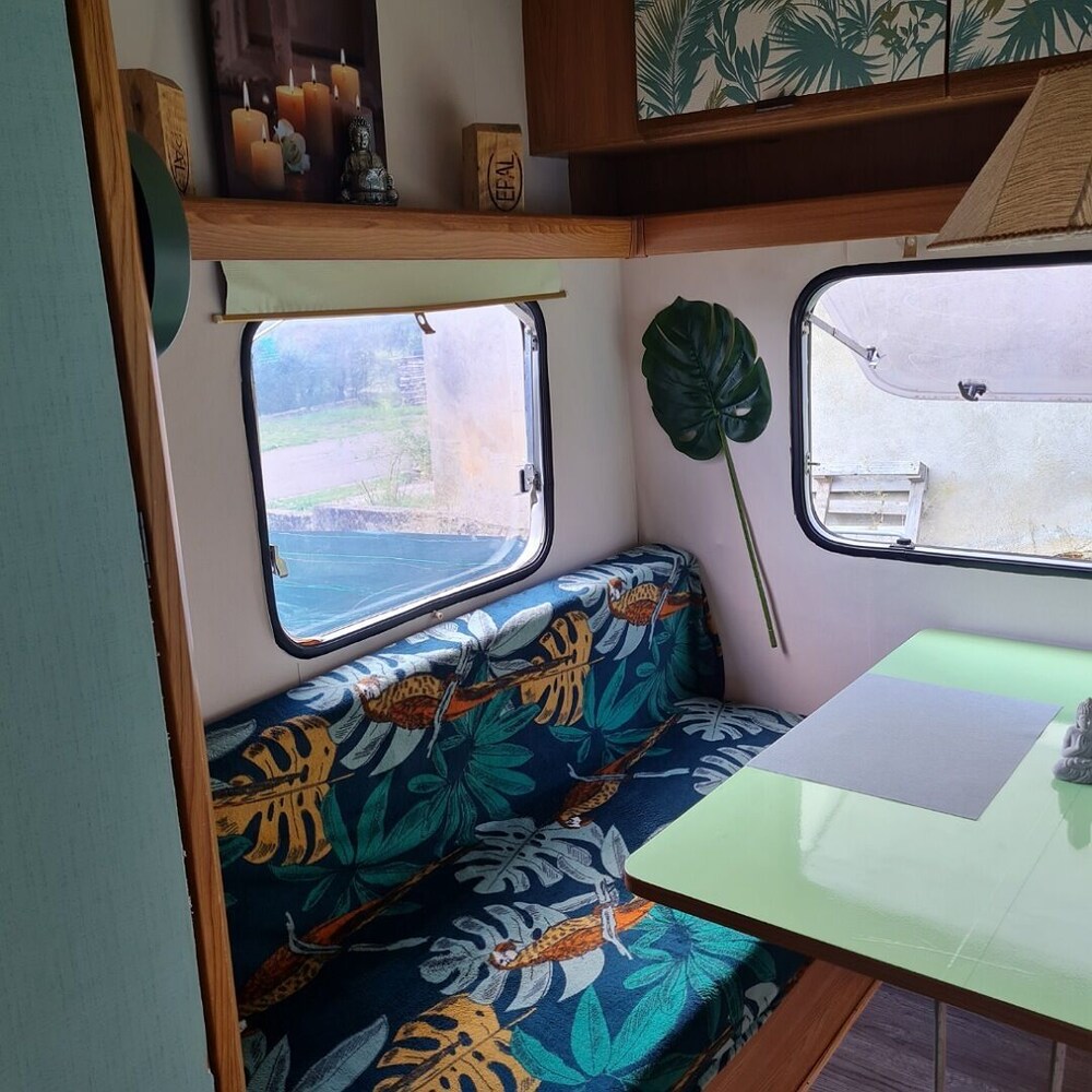 Zen caravan in a small private garden - Bize | Vrbo