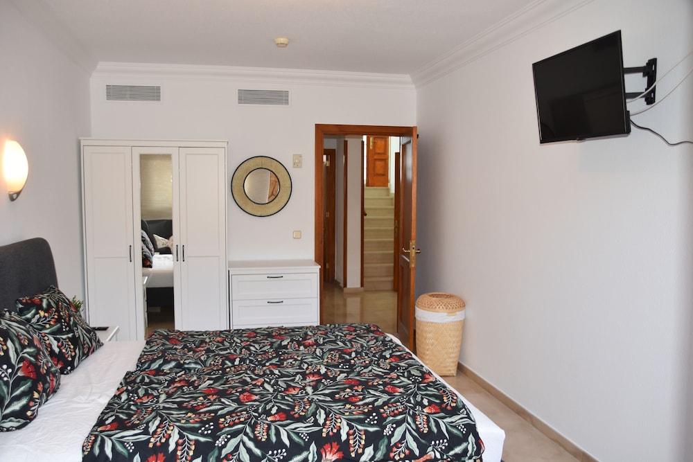 Fantastic villa next to the Anfi Tauro golf course, common pool. - La ...