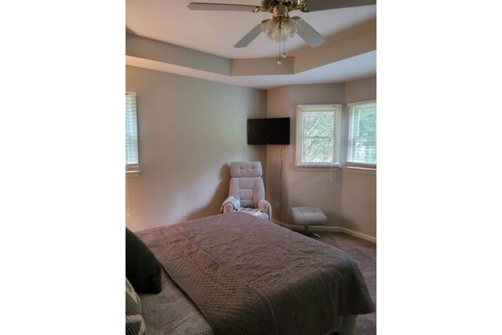 Quiet Lake Community with enclosed Lanai/ sleeps 6 - Coweta County | Vrbo