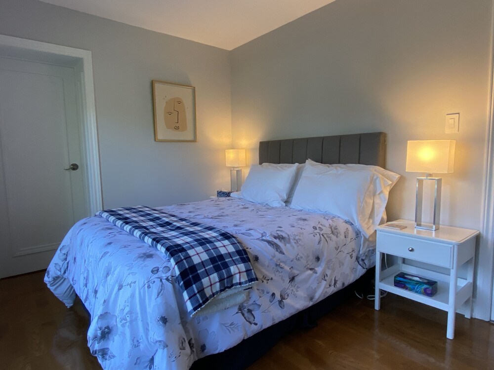 Paradise Event Palace | Heated Pool, Lounge and BBQ - East Gwillimbury ...