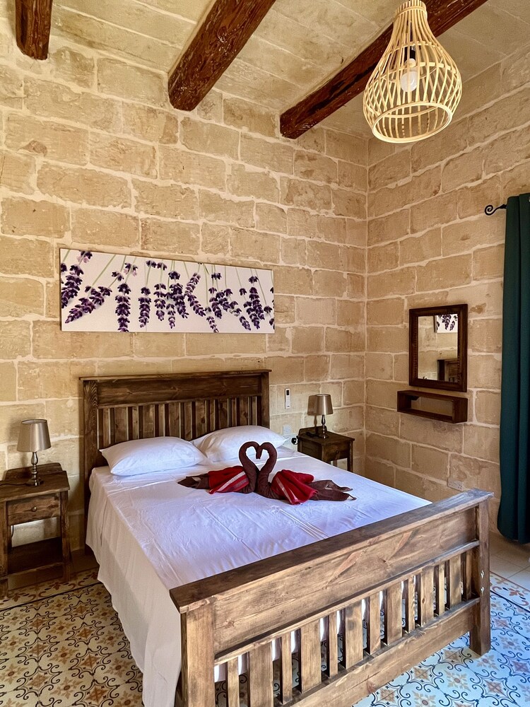 3 bedroom farmhouse with private pool Reviews, Deals & Photos 2025 - Vrbo