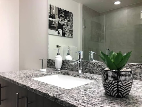 A1410 Brand New Downtown Doral Studio - Doral, FL