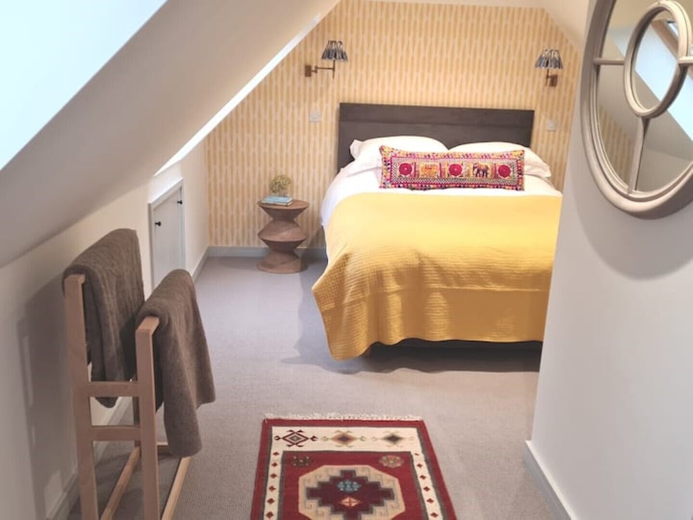 Hawks Barn: New getaway barn with stunning views. - Highclere | Vrbo