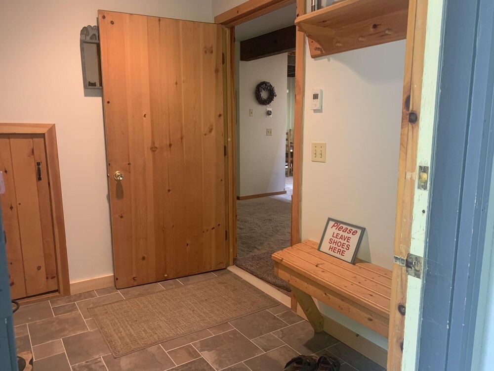Tranquil, Tree-lined Suntec Townhouse; Moover shuttle - West Dover | Vrbo