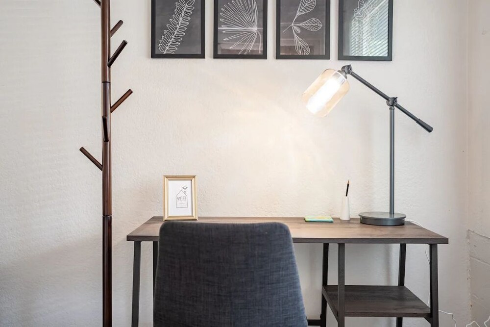 ⭐️A/C + Fast Wifi Free Parking-nearby PSNS & Ferry - Bremerton | Vrbo