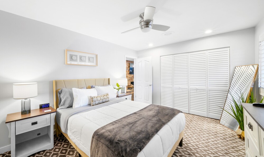 Phoenix Pool ~ Pool Table ~ BBQ ~ 4 BR: Luxury! - Phoenix | Vrbo