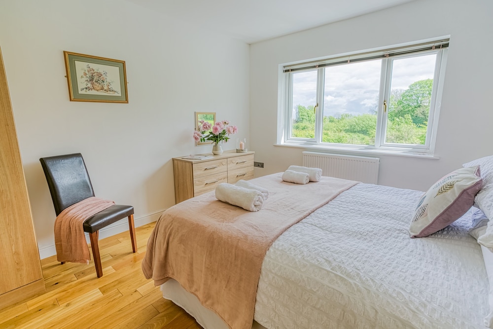Pant yr Afallen - a coastal that sleeps 10 guests in 4 bedrooms ...