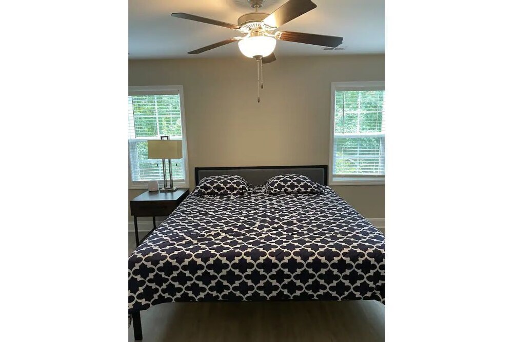 Cheerful 2-Bedroom Home, Close to Beach and Base - Onslow County | Vrbo