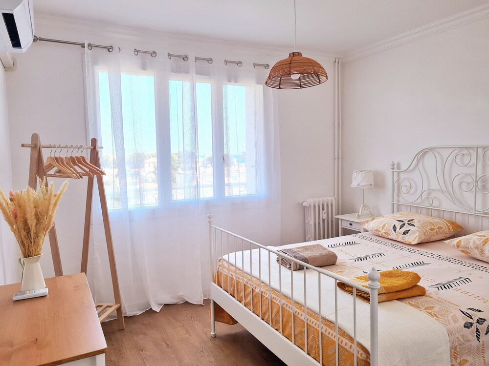 Superbe Appartement Plage de Mar Vivo - La Seyne-sur-Mer | Vrbo