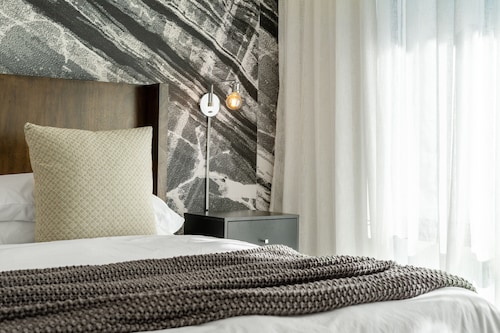 Luxury Townhouse In Downtown Scottsdale - Scottsdale, AZ