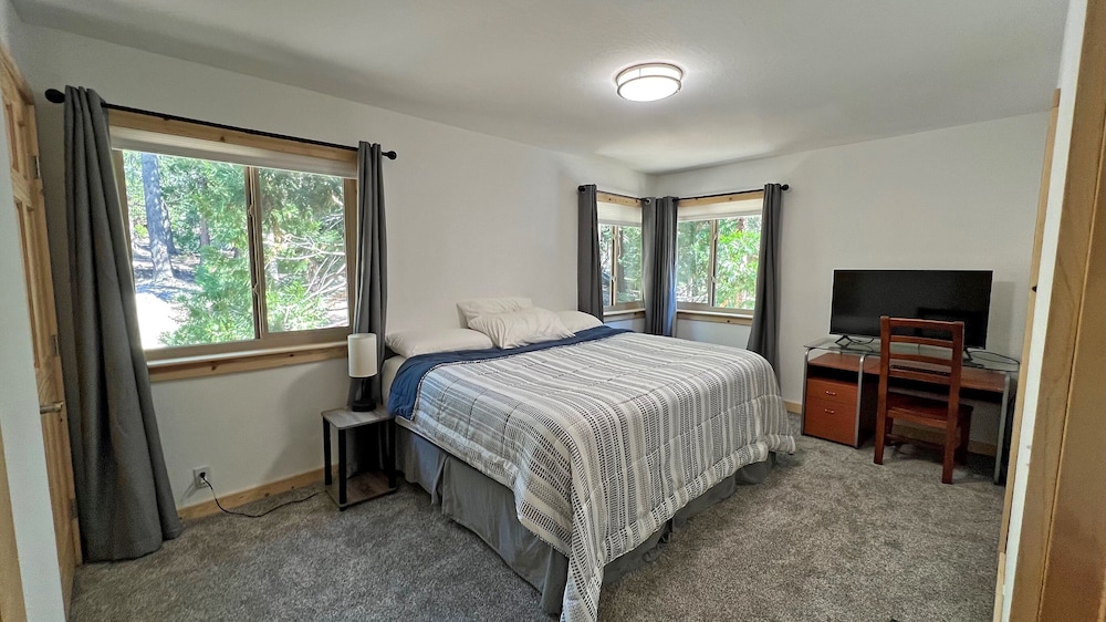 Remodeled Lakeside home in Exceptional location - Carnelian Bay | Vrbo