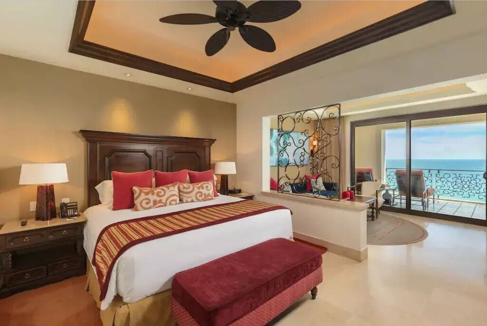 Grand Studio at Luxury Beach Resort by Downtown Cabo Reviews, Deals ...