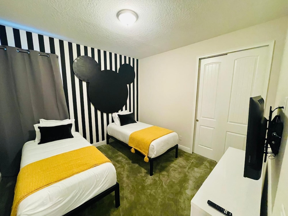 Incredible Disney Vacation Home-10 min from Disney - Four Corners | Vrbo