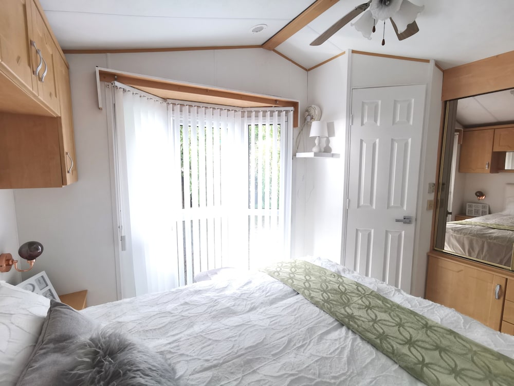 Lakes and woodlands Overstone Holiday Park - Overstone | Vrbo