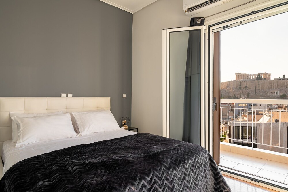 Acropolis Eclipse Minimal - Athens | Vrbo