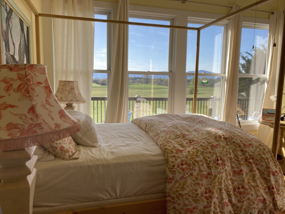 Out Of The Blue - Blue Ridge Farm House - Mill Spring | Vrbo