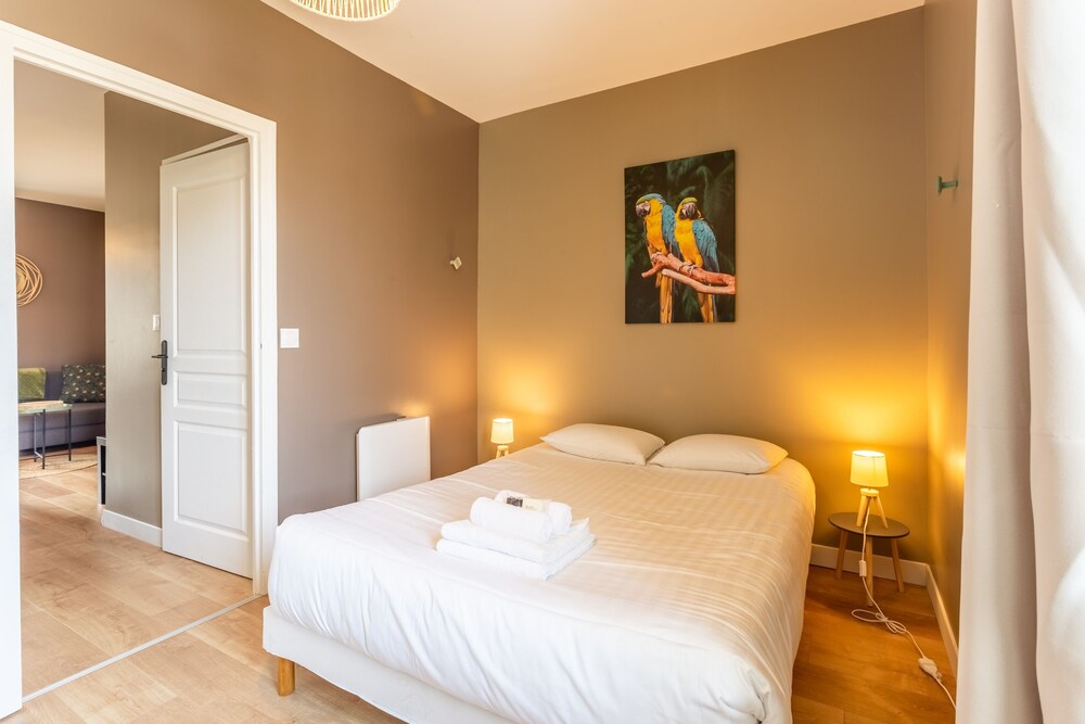 Rochebonne - One Bedroom Apartment, Sleeps 4 - Saint-Coulomb | Vrbo