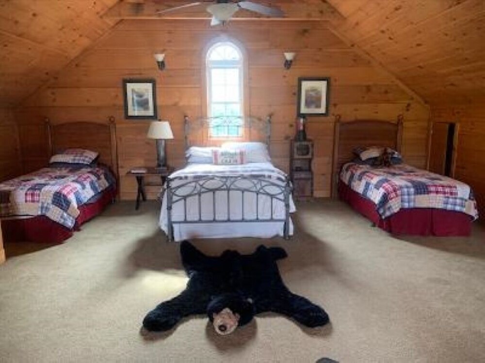 Magnificent Cabin: Summit at Blue Ridge - Yadkin Valley | Vrbo