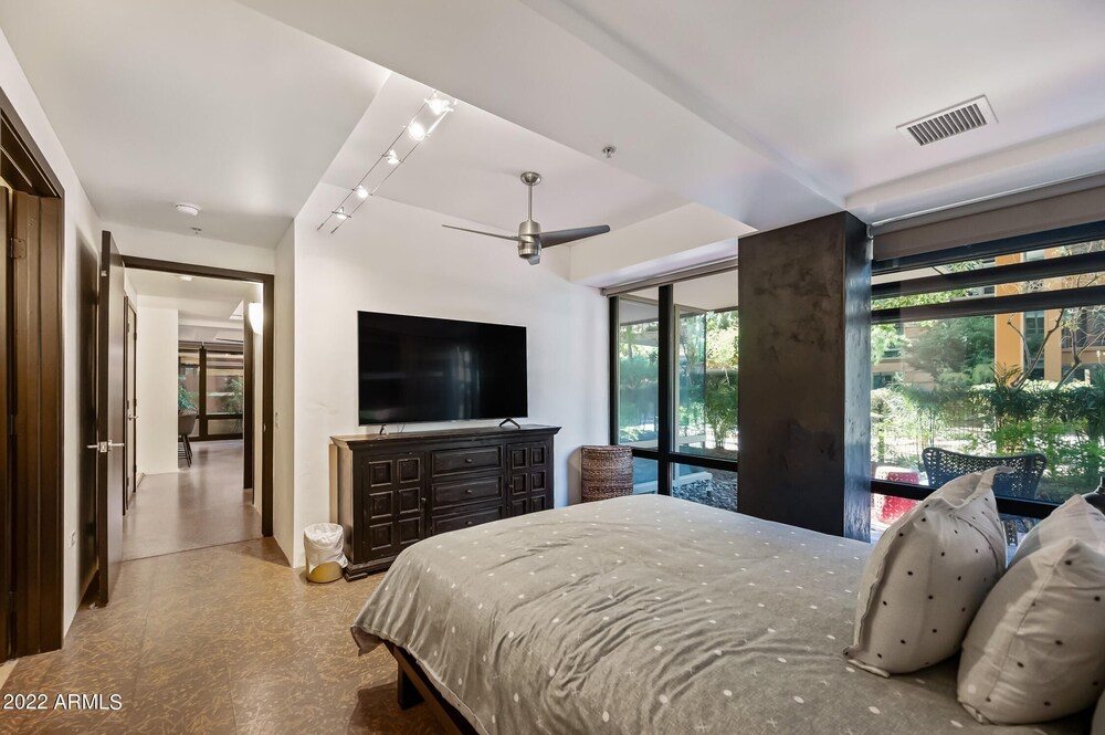 Super hip ground-level condo 2 min walk to Fashion Square. - Scottsdale ...