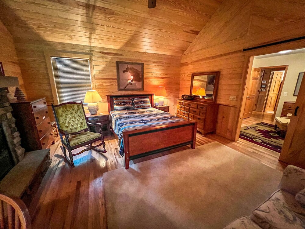 Edelweiss - 2BR/1.5BA cabin with Gas F/P, WiFi, Near New River & BR ...