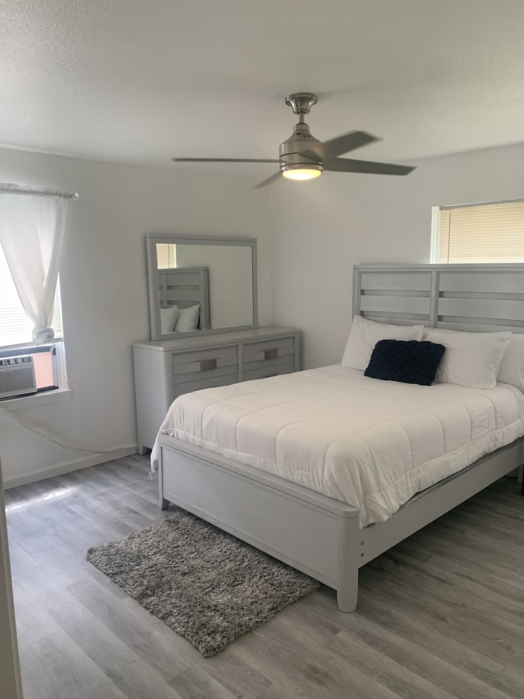 Relax Retreat (Parties & Events Welcome) - Houston | Vrbo
