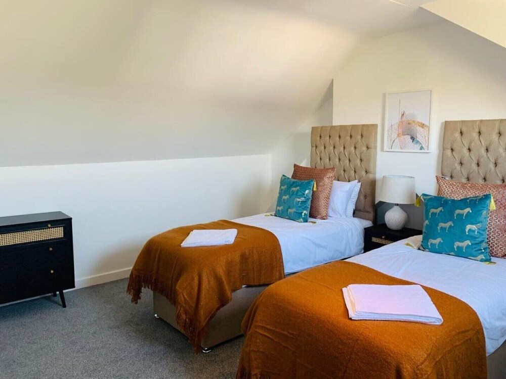 Waterloo House 4 bedroom Sleeps11 - Cardiff | Vrbo