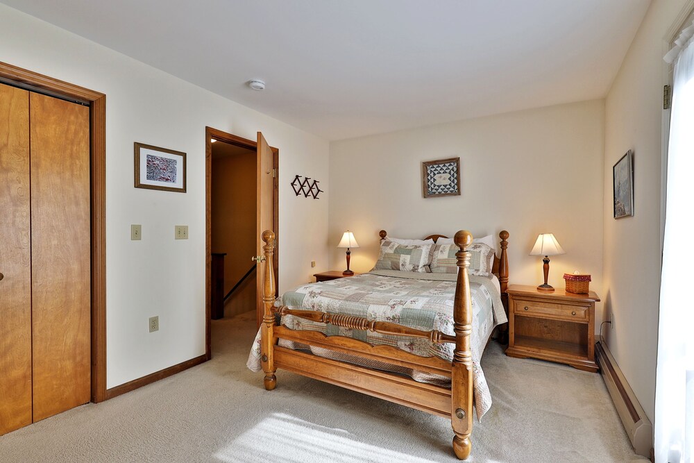 Charming Glazebrook Condo - 1 Mile to Lifts - Close to everything! J3 ...