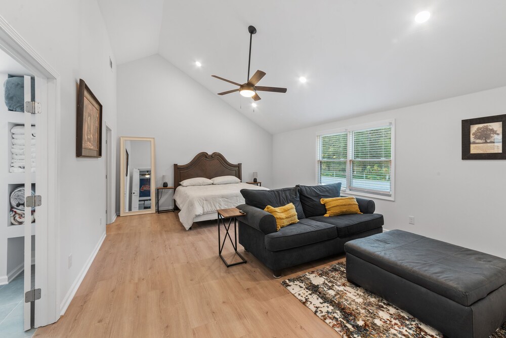 Graceland *Pool & Spa Farmhouse Miniature Horse* - Mableton | Vrbo