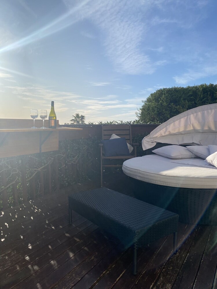 Maroubra Home with Cliff Top Views - Sydney | Vrbo