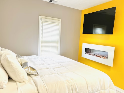 Cozy Waterfront Bungalow - Greece, NY