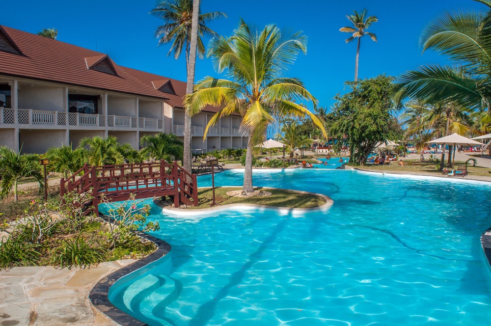 Amani Tiwi Beach Resort, Mombasa: Room Prices & Reviews | Travelocity