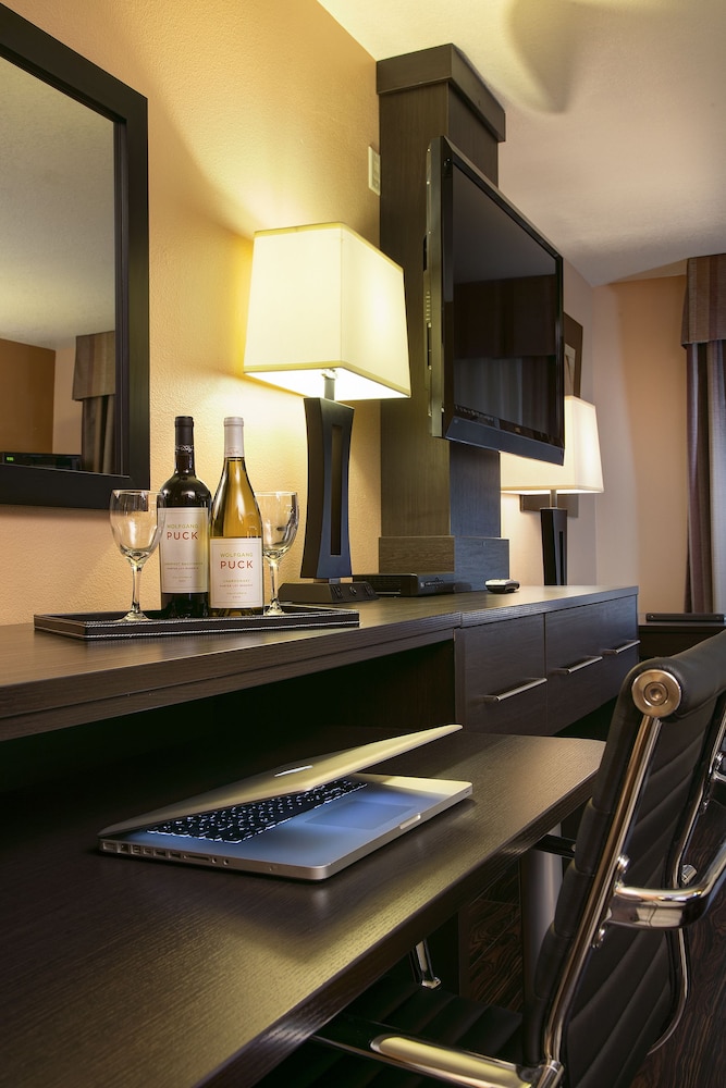 Prospector Hotel and Casino, Ely: $80 Room Prices & Reviews | Travelocity